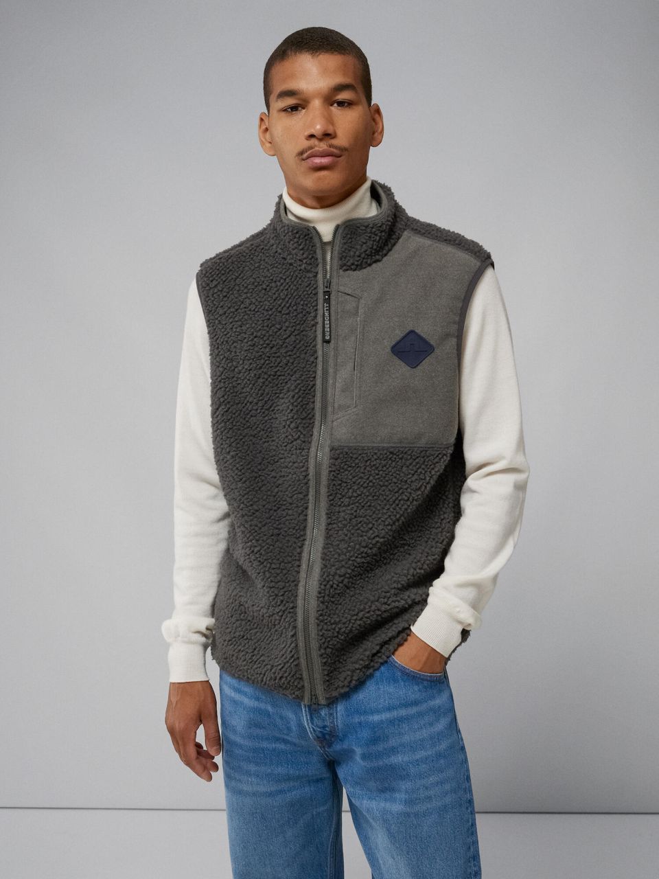 J.Lindeberg Zeke Pile Mid Layer Vest | SportFits Shop