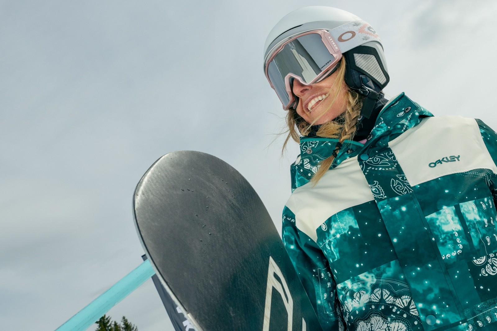 Oakley: MOD7 Visierhelm und exklusive Skibrillen-Designs | SportFits ...